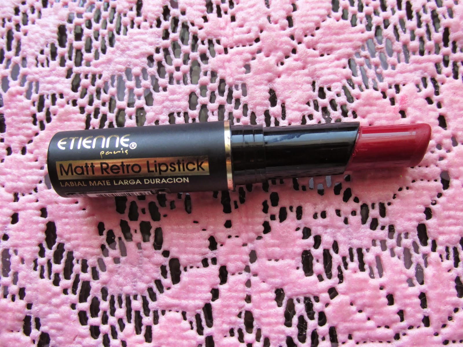 Nelarkia : 3B Etienne Matt Retro Lipstick Review