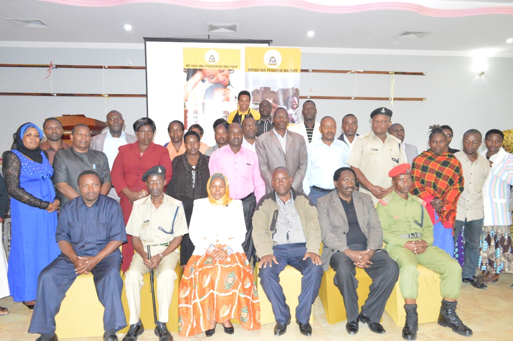 Sophie Mbeyu Blog: KATIBU TAWALA MKOA WA MBEYA ASIFIA BIDHAA MPYA ZA PSPF