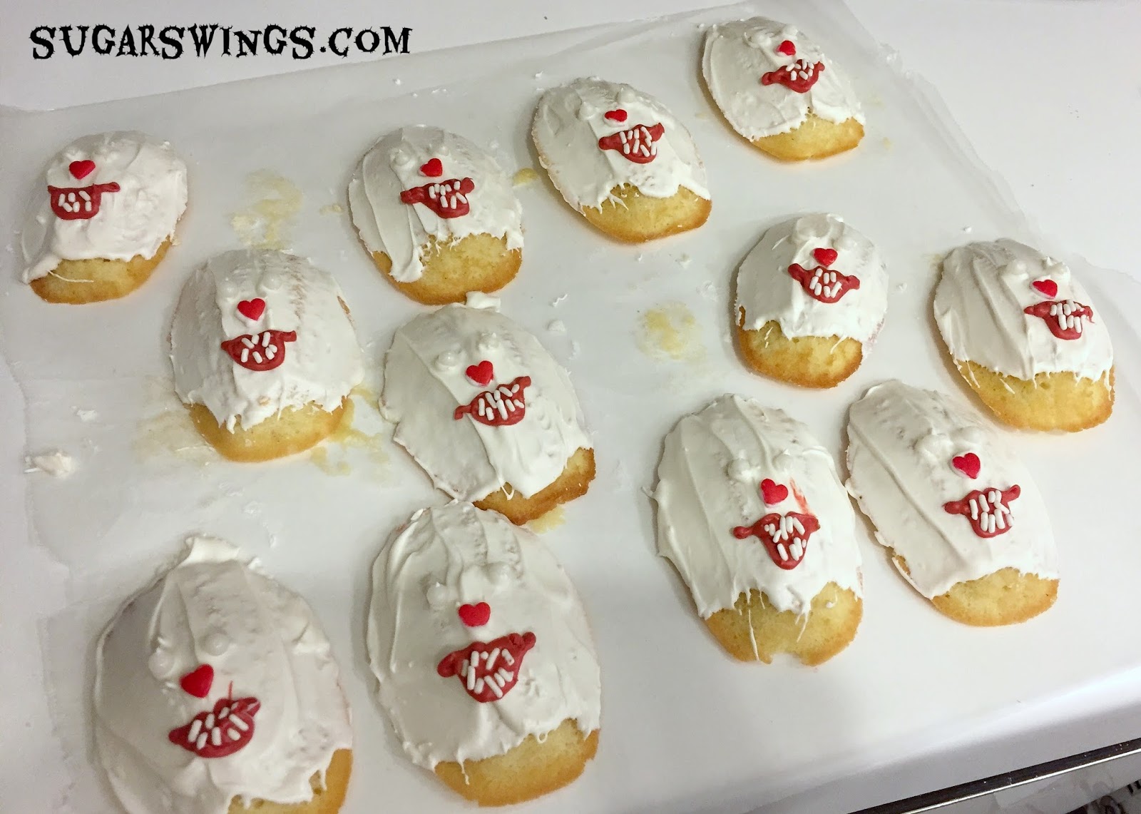 Sugar Swings! Serve Some: Creepy Clown (Pennywise from It) Madeleine ...