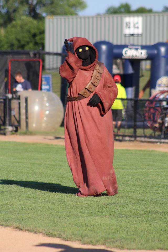 My Descent Into Nerdness: Jawa Costume in a Week - Day One: Research patterns and get supplies