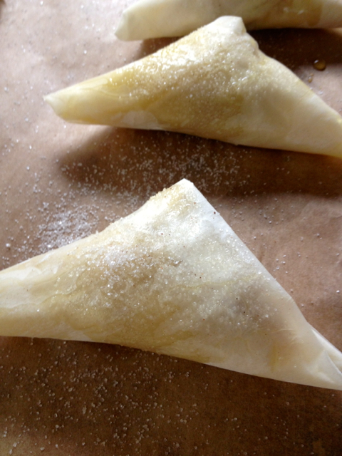 Heidi's Mix: Mini Apple Pie Triangles