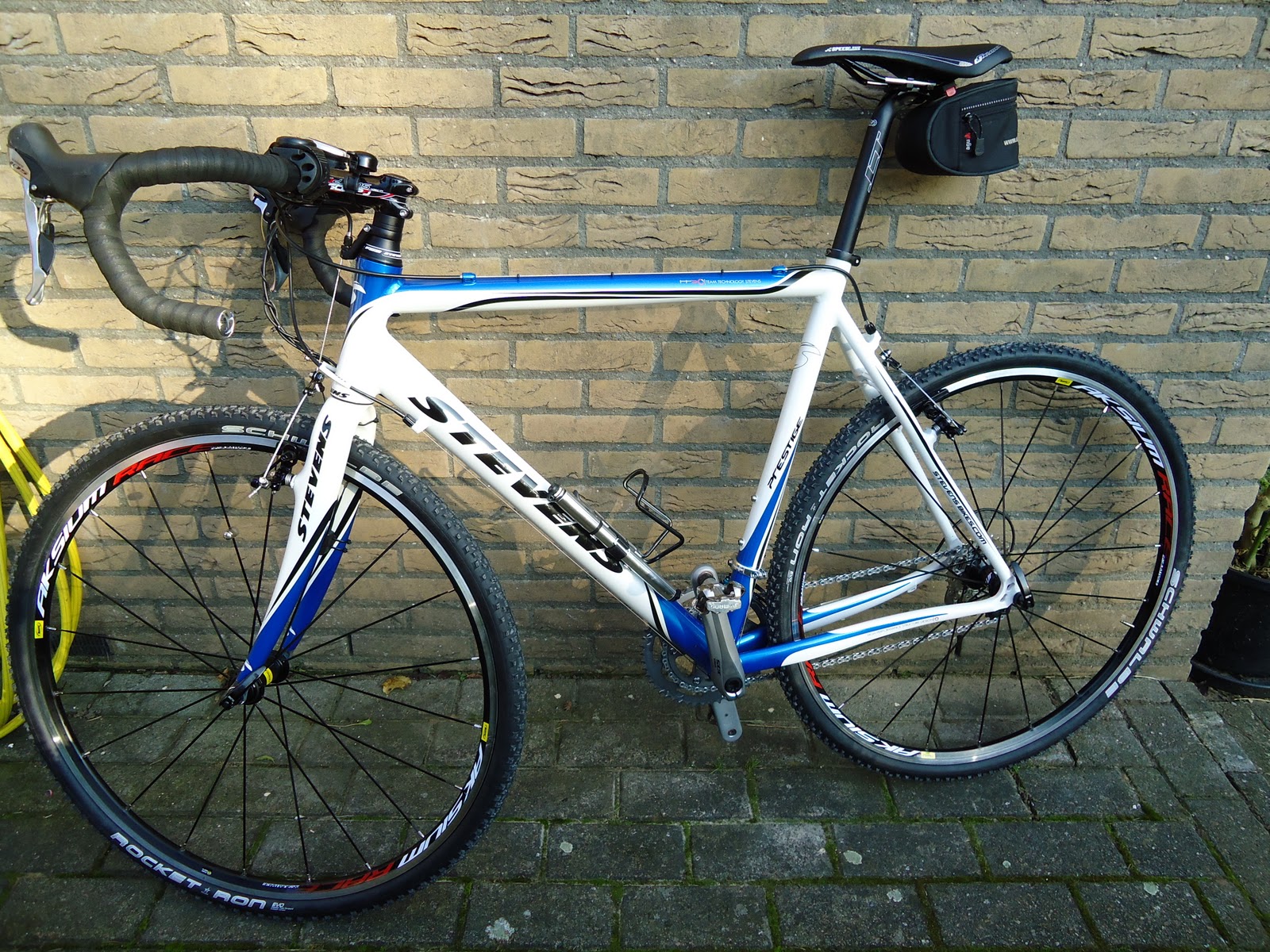 B A S E N S P O R T: M'n nieuwe Stevens Cycle-Crossfiets