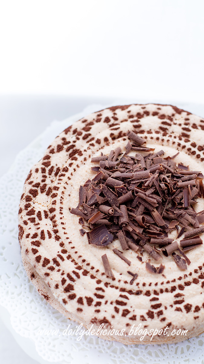 dailydelicious: Chocolate Daquoise Cake