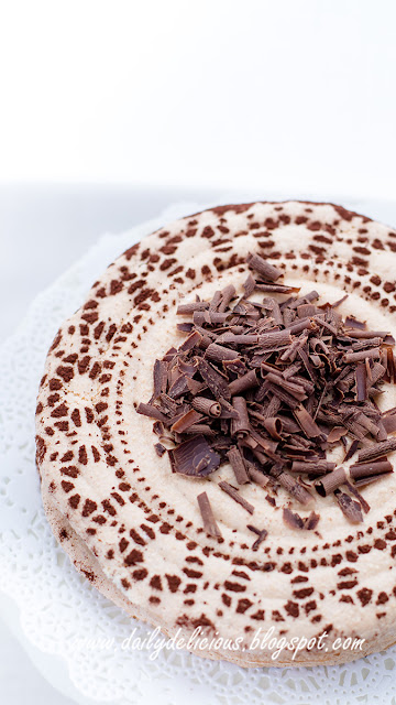 dailydelicious: Chocolate Daquoise Cake
