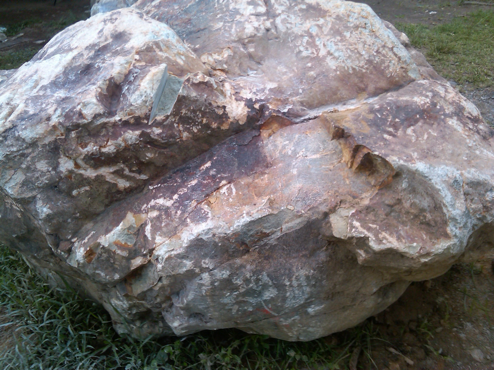 BATU CINCIN AKIK: BONGKAHAN / BAHAN MENTAH GIOK ACEH