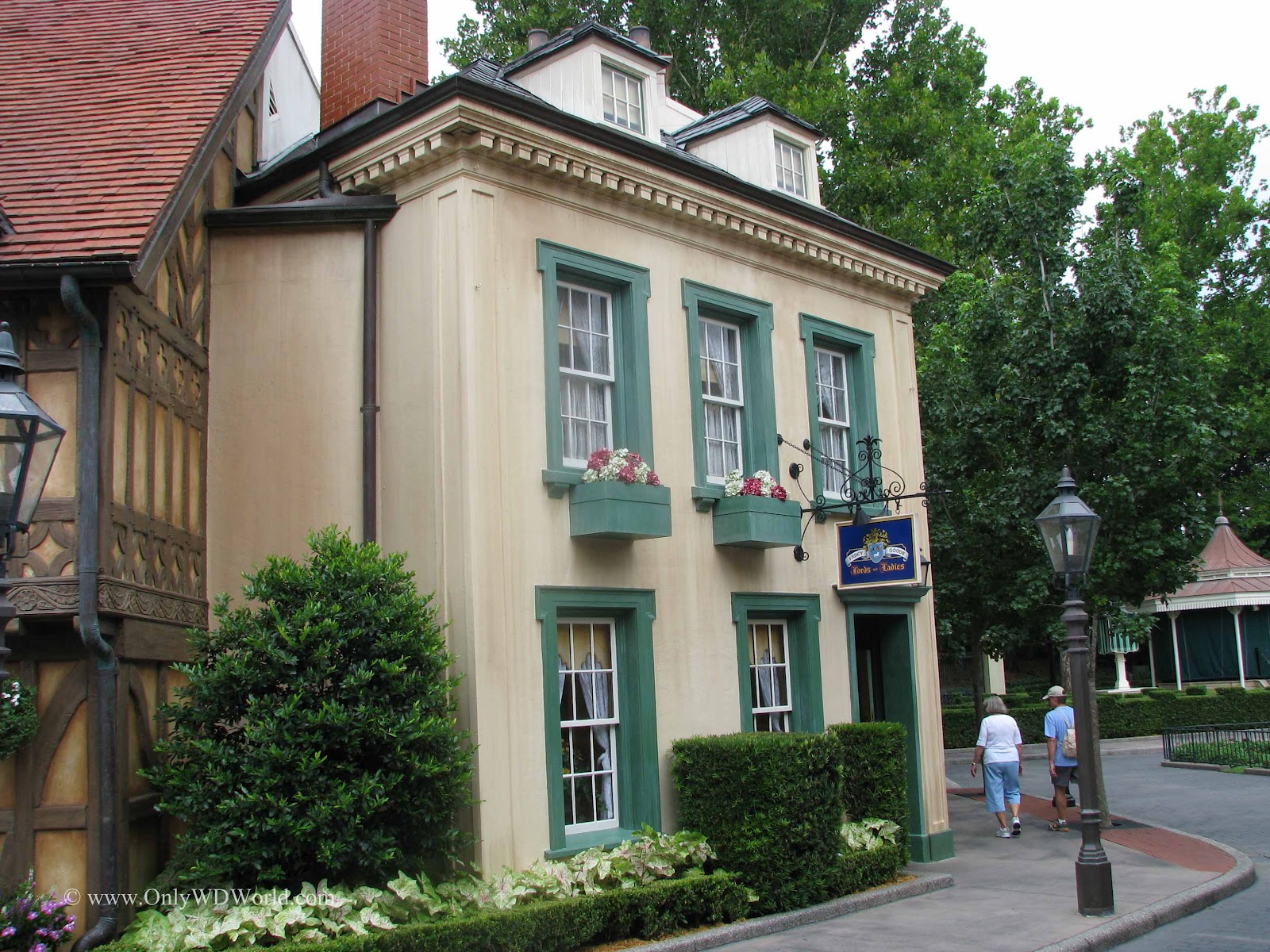 Epcot United Kingdom Pavilion Brings English Charm To Disney World ...