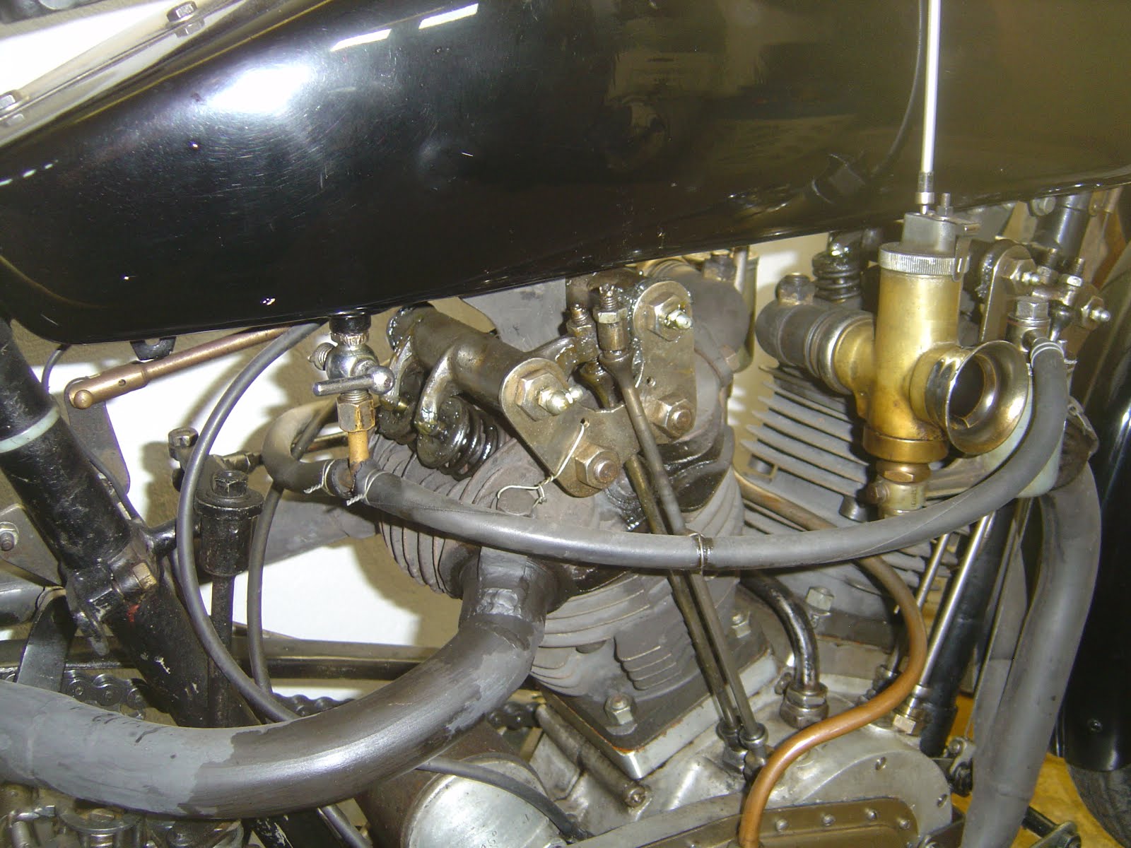 American Motorcycles Norway / Veteran-Mc.com: 8 valves Swedish special