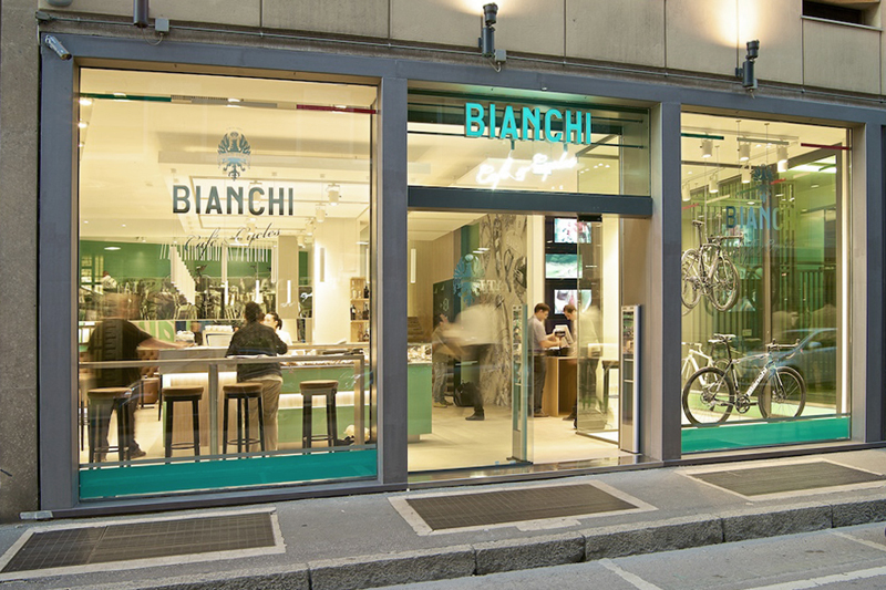 Motobast: bianchi cafe in milano