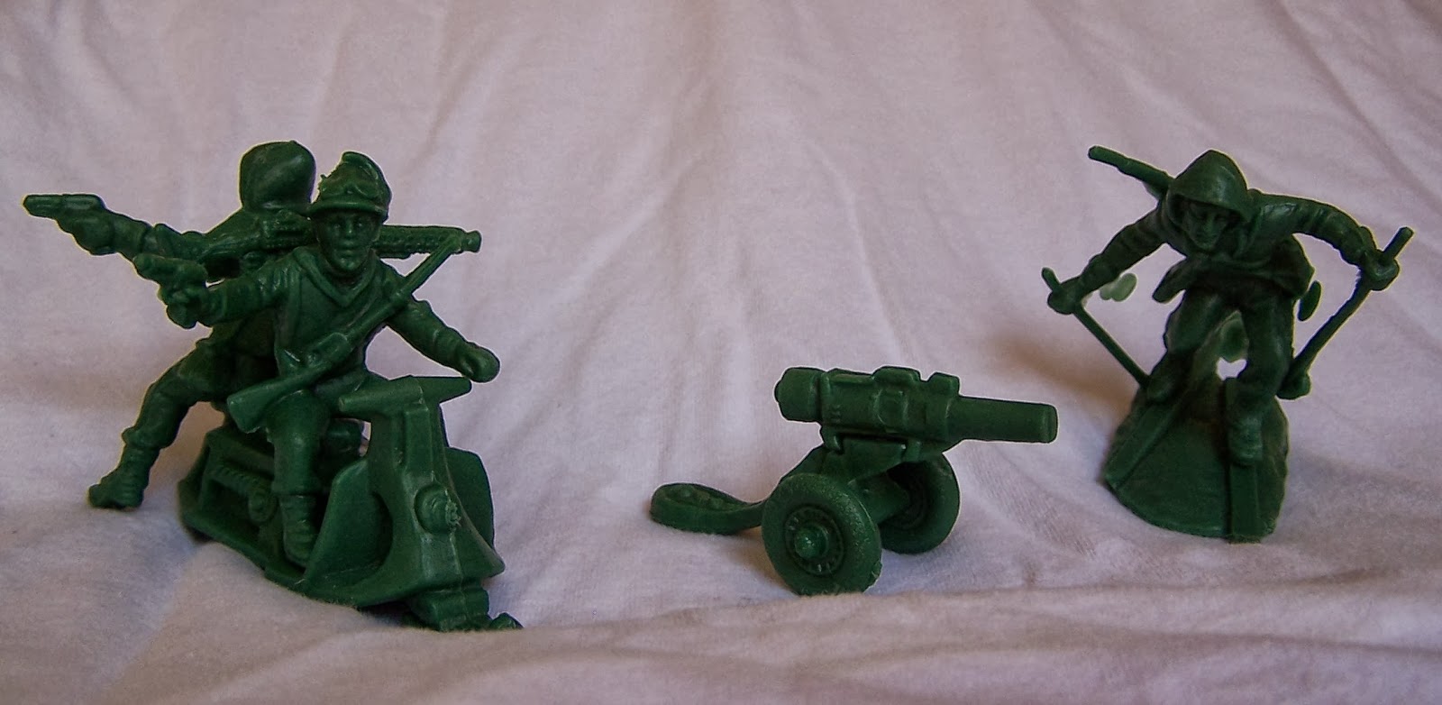 WWII Plastic Toy Soldiers: Introducing the Italian Infantry
