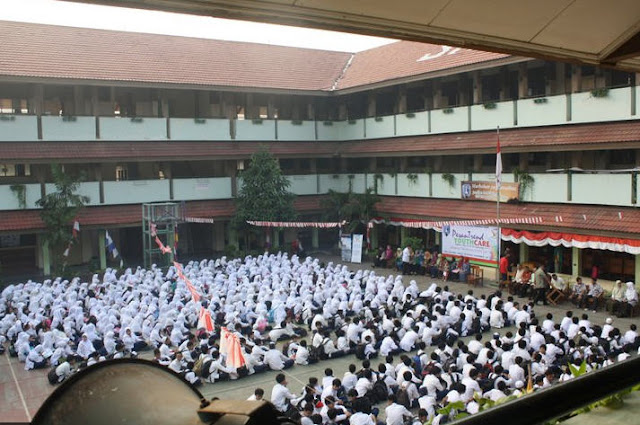 Meriahnya Pembukaan PesanTrend Youthcare SMP 182 | Islamedia - Media ...