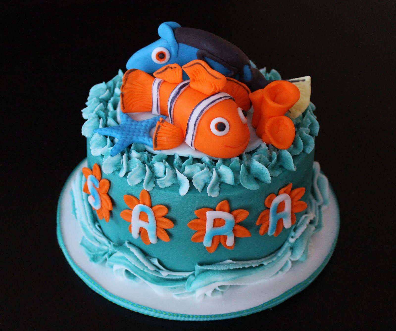 Creative Cakes by Lynn: Nemo & Dorie Cake