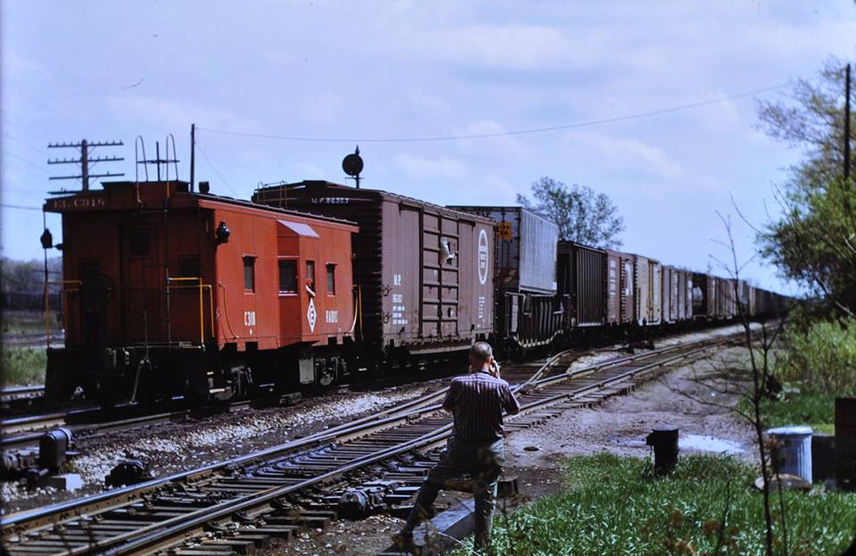 Towns and Nature: Griffith, IN: Erie+C&O Railfan Action