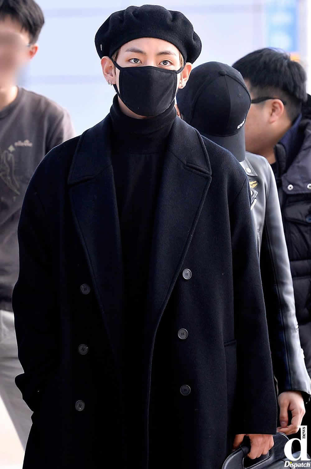 V de BTS podría ser el IDOL más fashion y estos 12 trajes lo demuestran ...