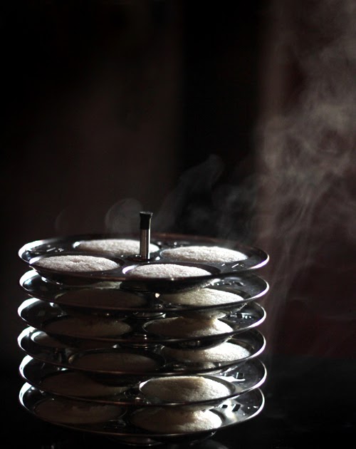 Foodwanderings: Idli, Steamed Indian Rice Cakes, 'The Healthy Street ...