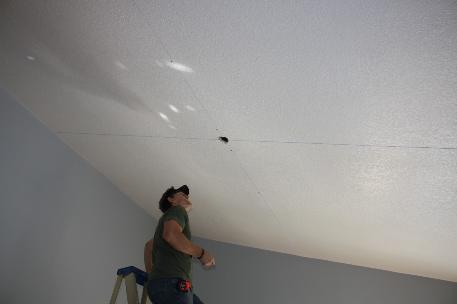 MakeMePrettyAgain: Reclaimed Wood Herringbone Pattern Ceiling Project!!!!