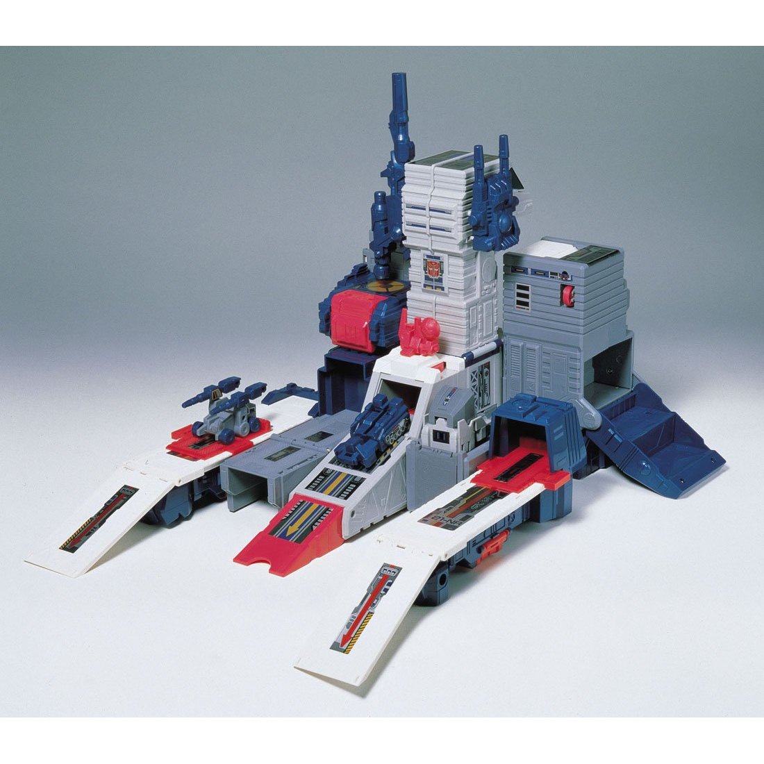 The Revolution Toys: Transformers Encore 23 Fortress Maximus ...