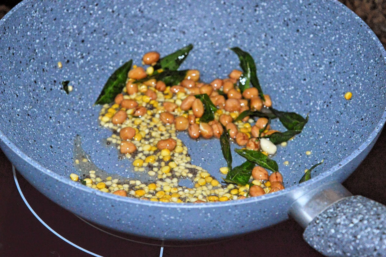 exotic-n-easy cooking: Kache Aam Ka Poha (Raw Mango and Flattened Rice)