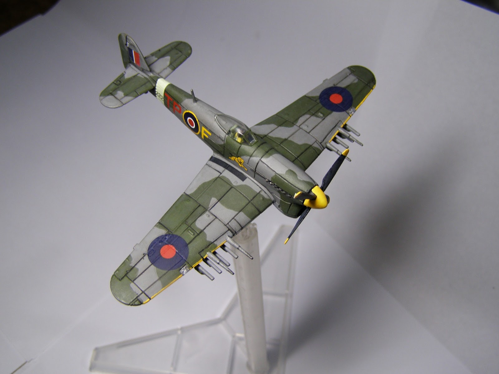 Light Bobs and Paint Blobs: Hawker Typhoon 1B - Victrix 15mm