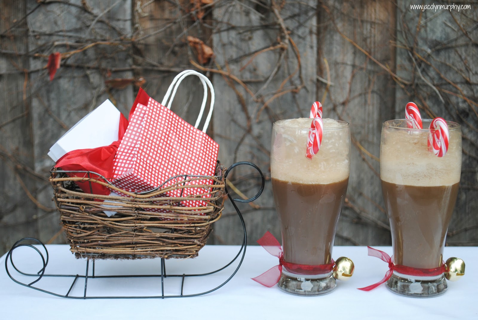 Jac o' lyn Murphy: Root-DEER Floats!