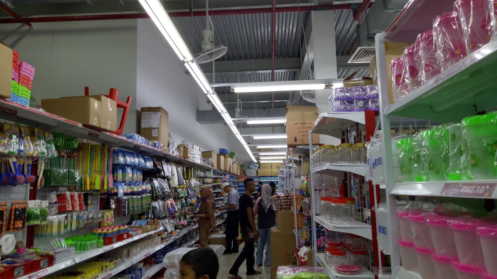 -- nabilah liyana --: Kedai Eco-Shop RM2