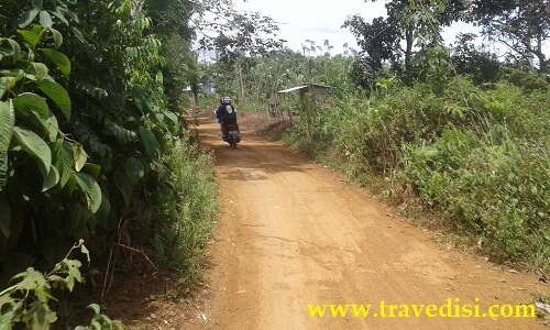 Selayang Pandang Pesona Alam Air Terjun Riam Berawan - Travedisi