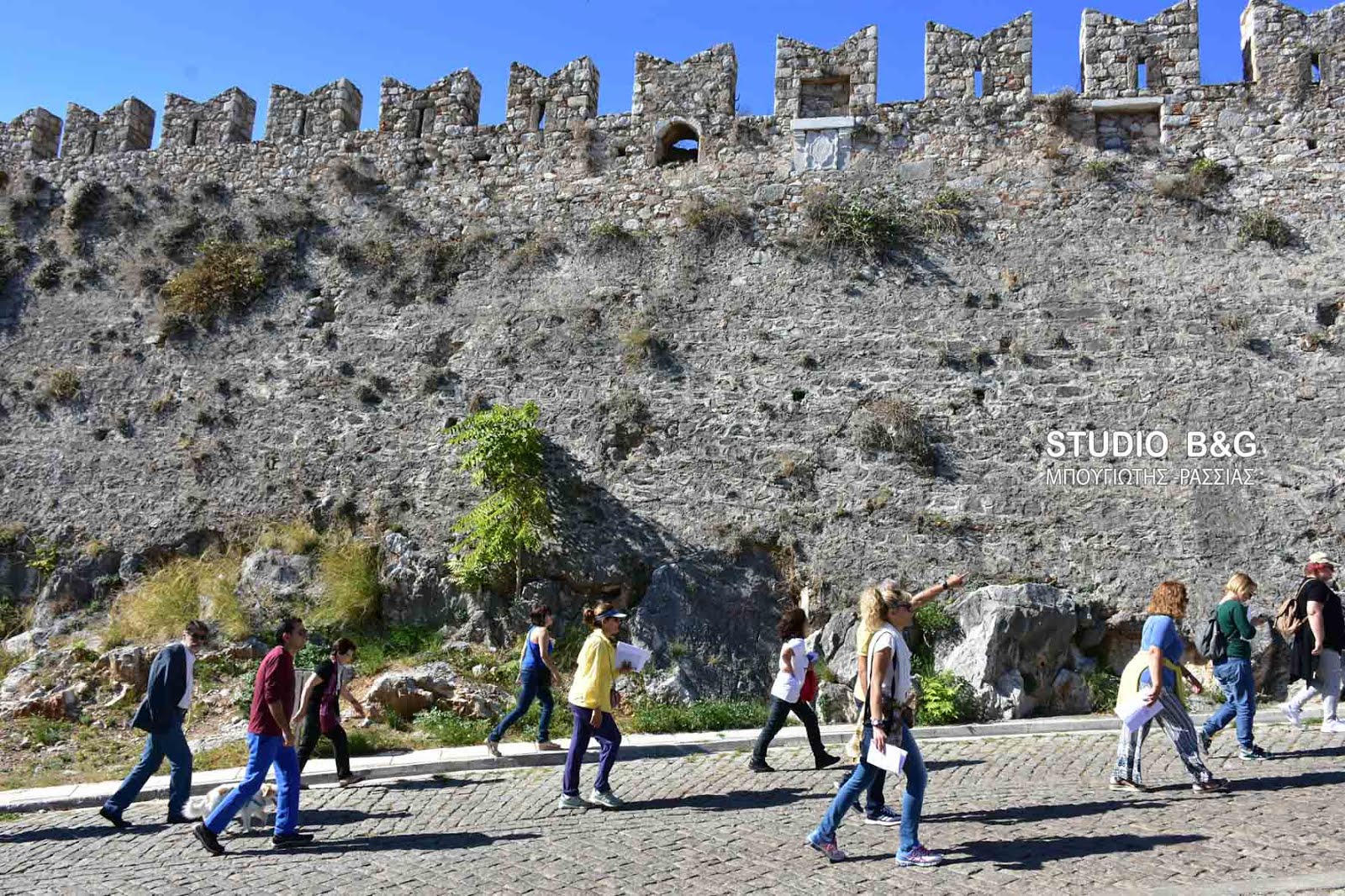 Φωτογραφία: ΠΡΟΜΑΧΩΝΑΣ ΓΚΡΙΜΑΝΙ -ΤΟ ΟΧΥΡΩΜΑΤΙΚΟ ΕΡΓΟ ΤΩΝ ΕΝΕΤΩΝ ΣΤΟ ...