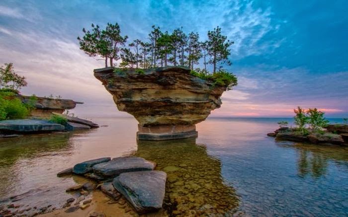 Traveling, Journeys and Adventures: Beautiful Turnip Rock on Lake Huron