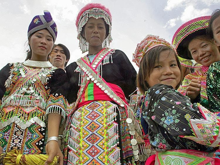 Femme Diaries: Hmong American New Year's Dress: The Display of Ethnicity