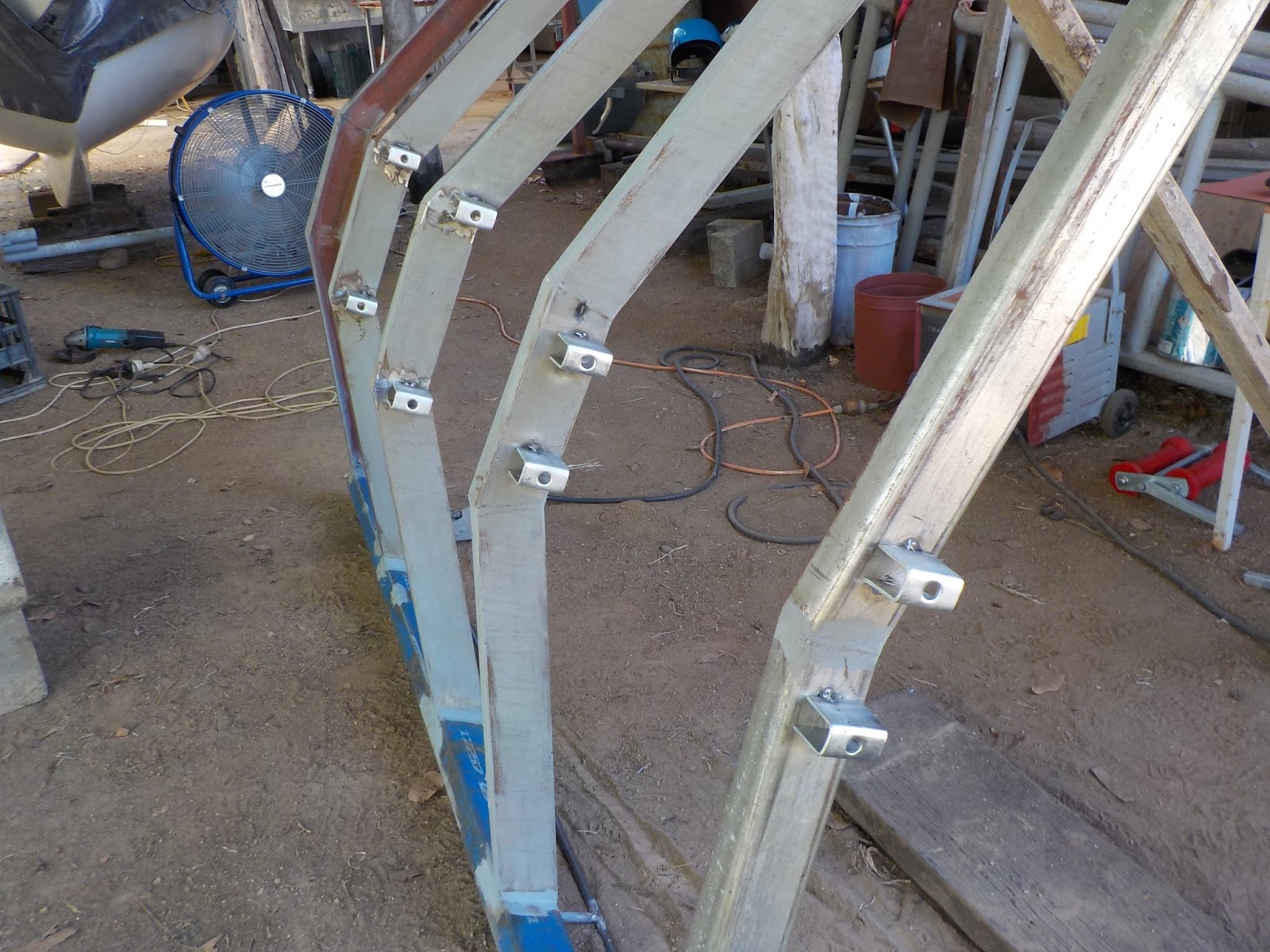 Waterways : Trailer Build Ep9 - Keel rollers