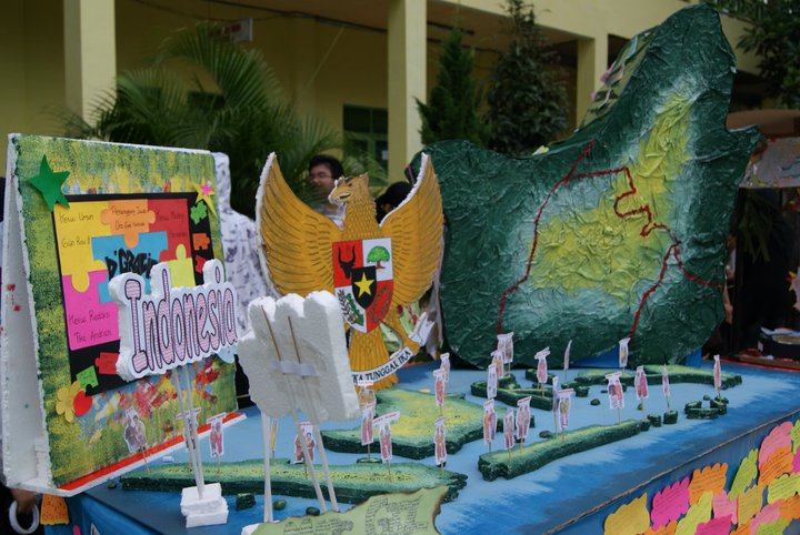 Contoh Mading ~ Dewi Arianti