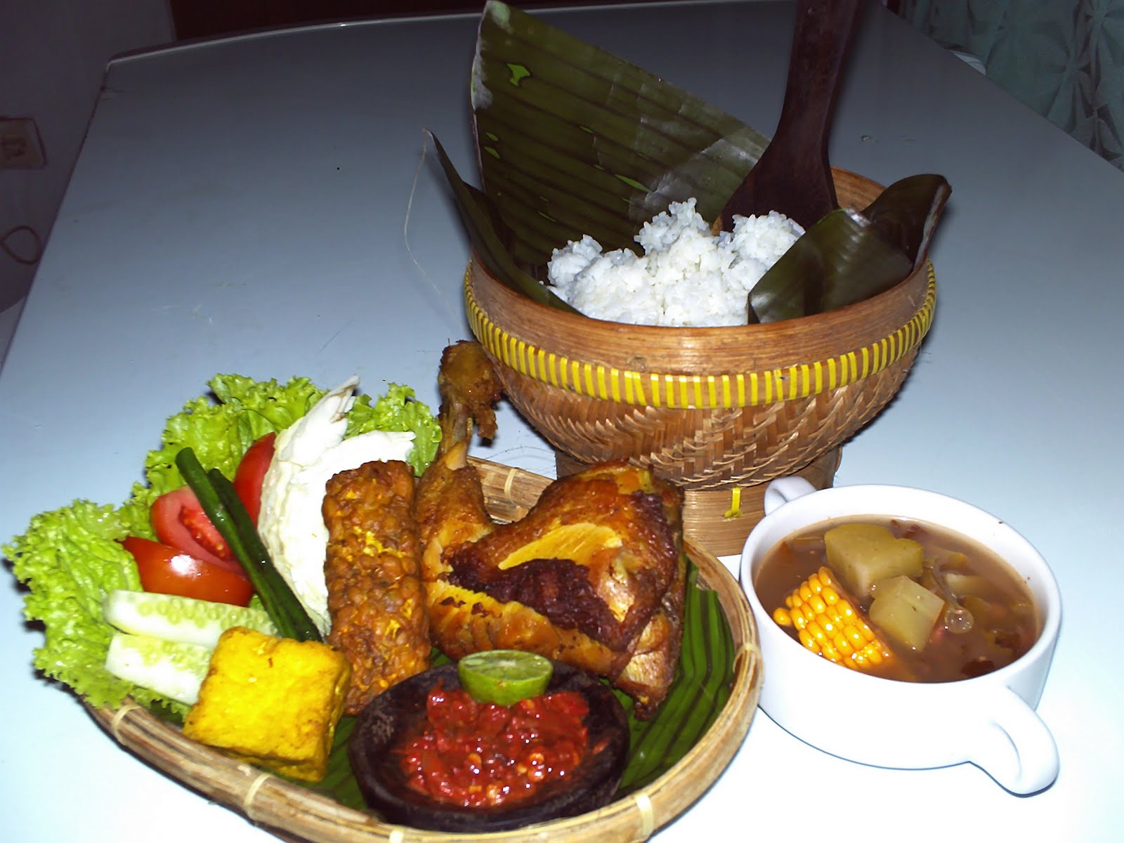 saunglazuardy: Nasi Boboko Komplit