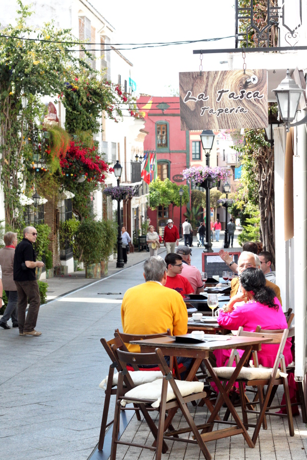 Travel: streets of Marbella - Seaofgirasoles
