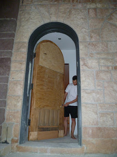 the 4408 files: a hidden lintel, doors, and drywall...