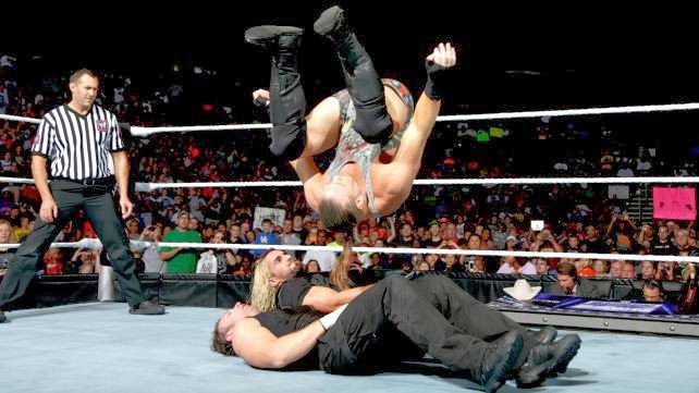 WWE In live!!!!: 11-ON-3 HANDICAP GAUNTLET MATCH