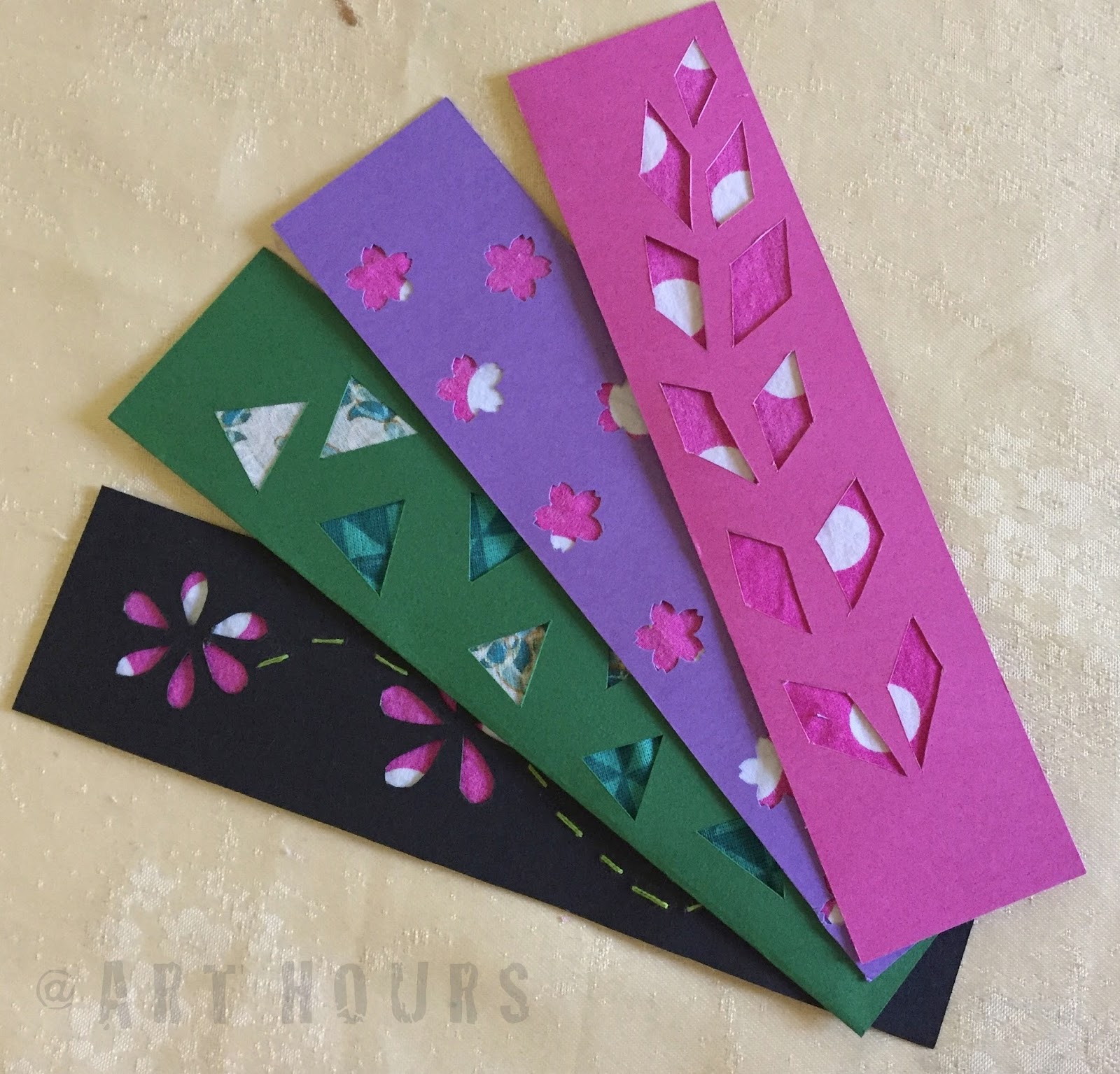 ArchGuide: Bookmarks from Fabric Scraps: Quick and Easy DIY