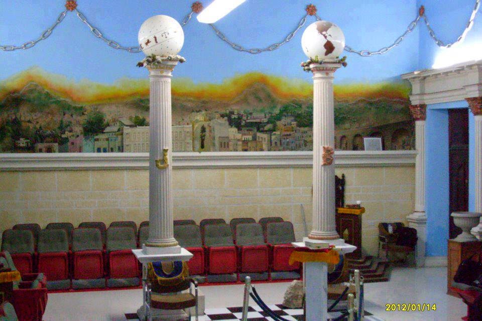 LOS HIJOS DE LA VIUDA: Las Columnas J y B en el Templo