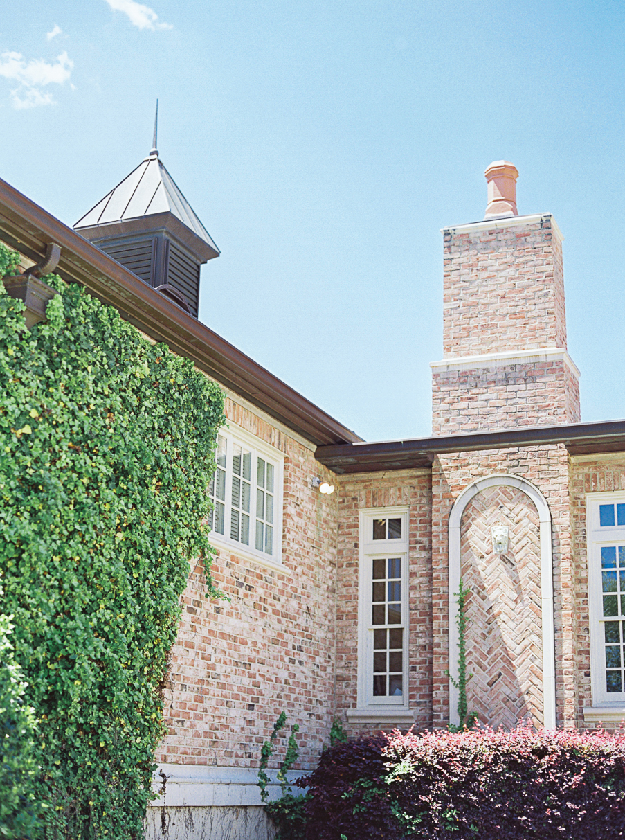 Clare & Adam's Fountainview Mansion Real Wedding - The Southeastern Bride