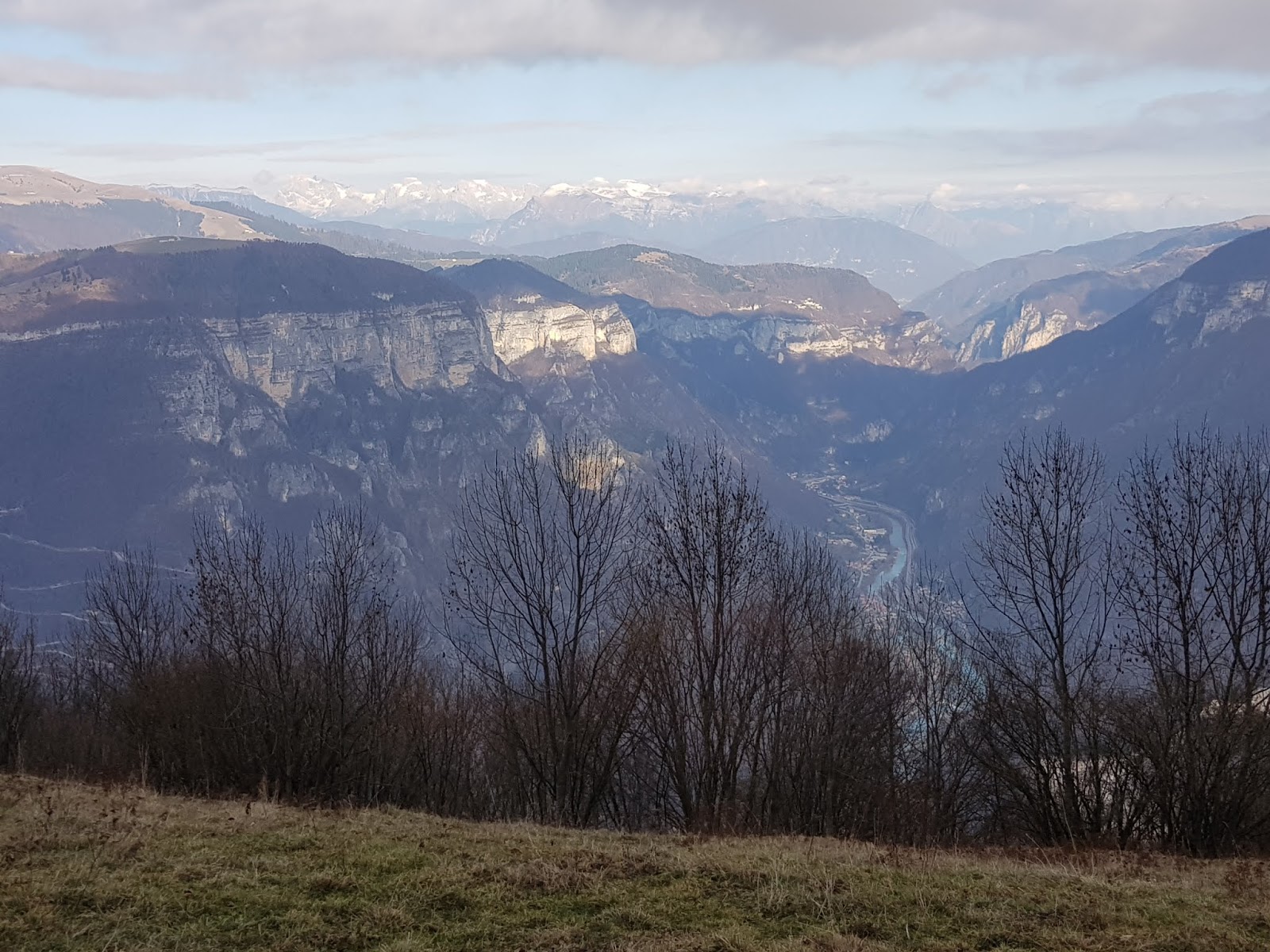 Su strade e sentieri: COL D'ASTIAGO (m. 1.241) - SENTIERO DEL VU - Val ...