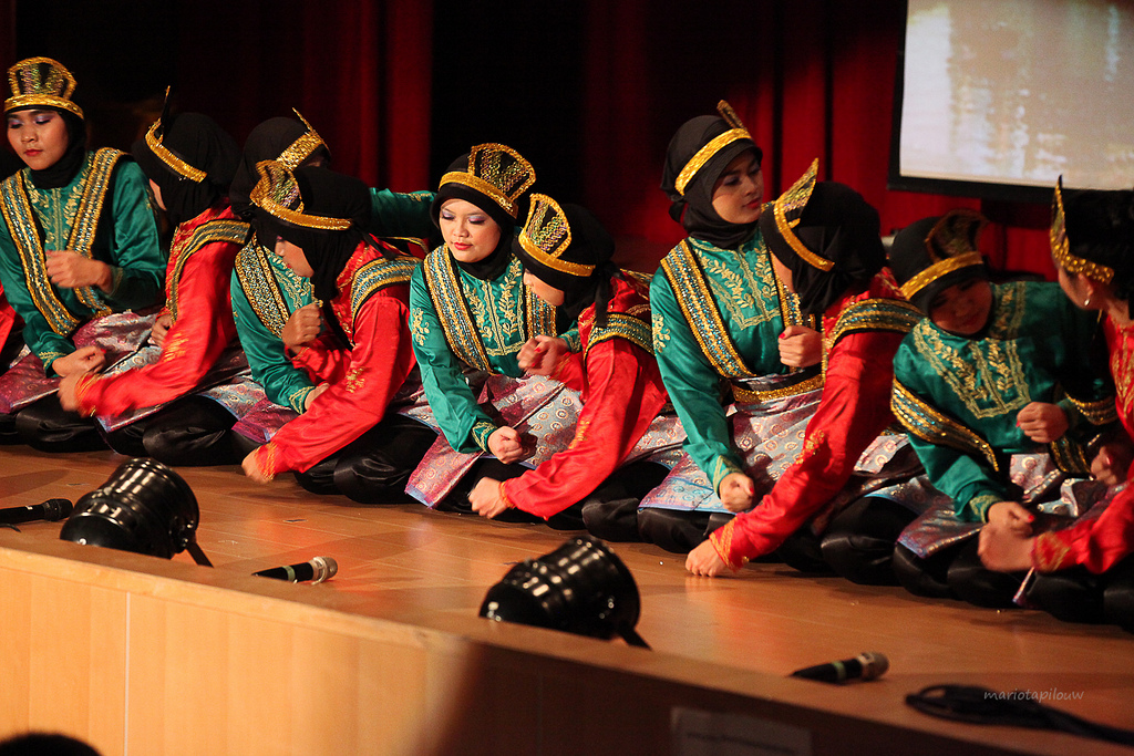 Tari Ratoh Duek Aceh Bukan Tari Saman