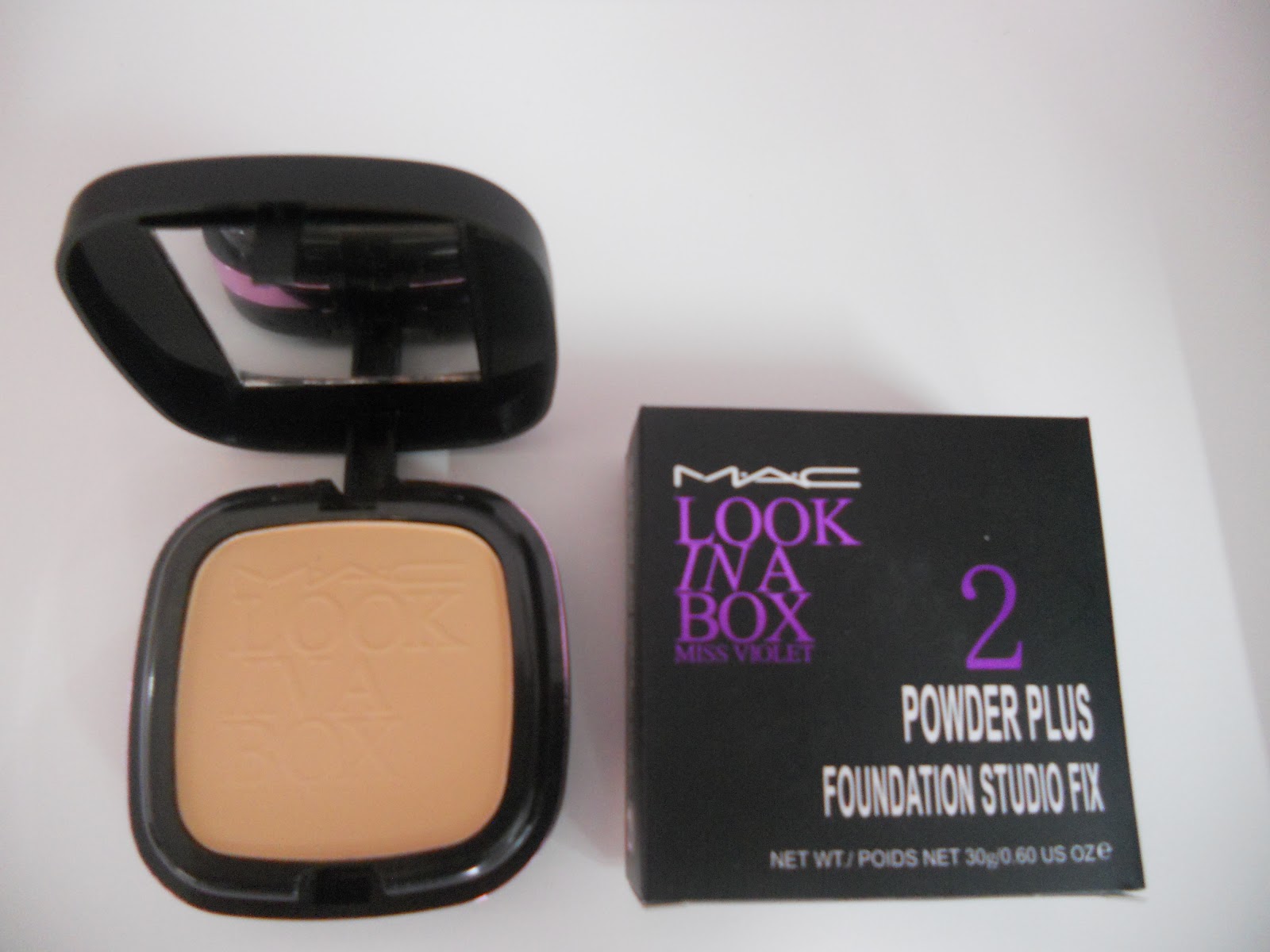 MAKEUP ONLINE: COMPACT POWDER MAC