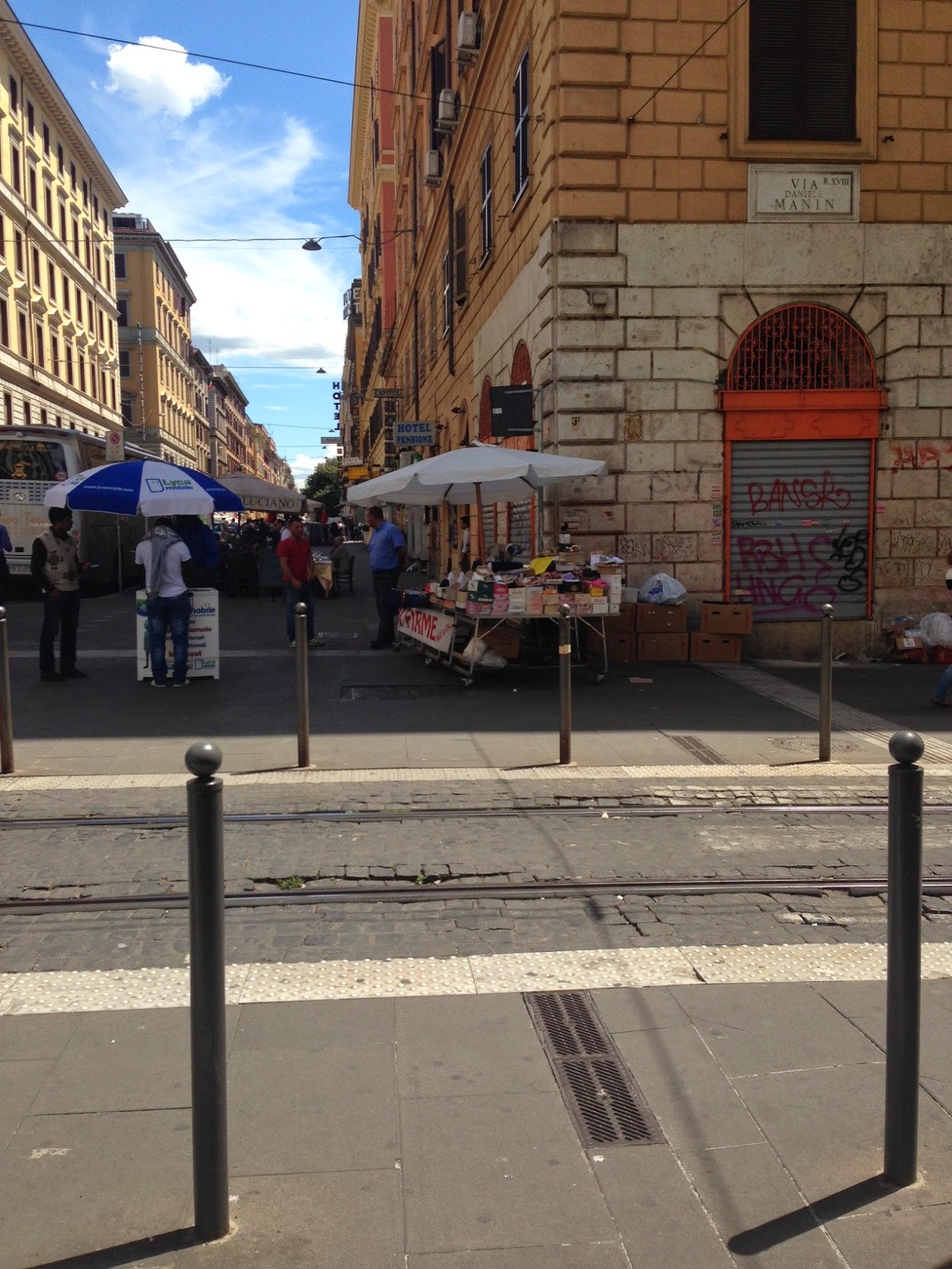 ROMA FA SCHIFO: Via Amendola e Via Gioberti. Ecco come hanno ridotto i ...