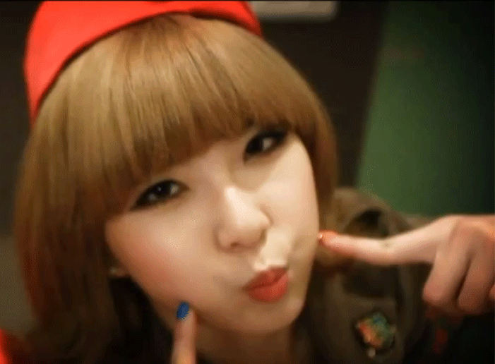 squish face: gif (updated Apr 30)