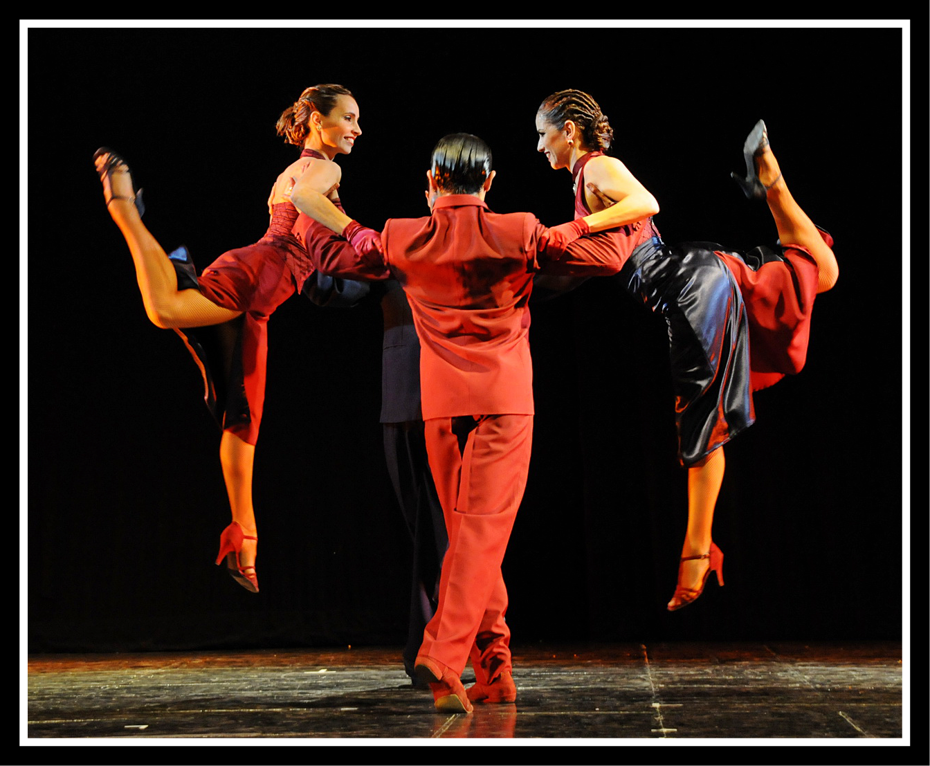 Para Escuchar ~ DANTZ-ANGO