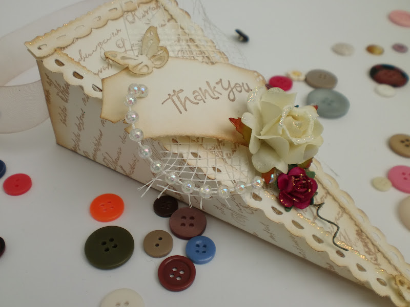 Craft All Day: Triangle Favour boxes - ready for you to decorate