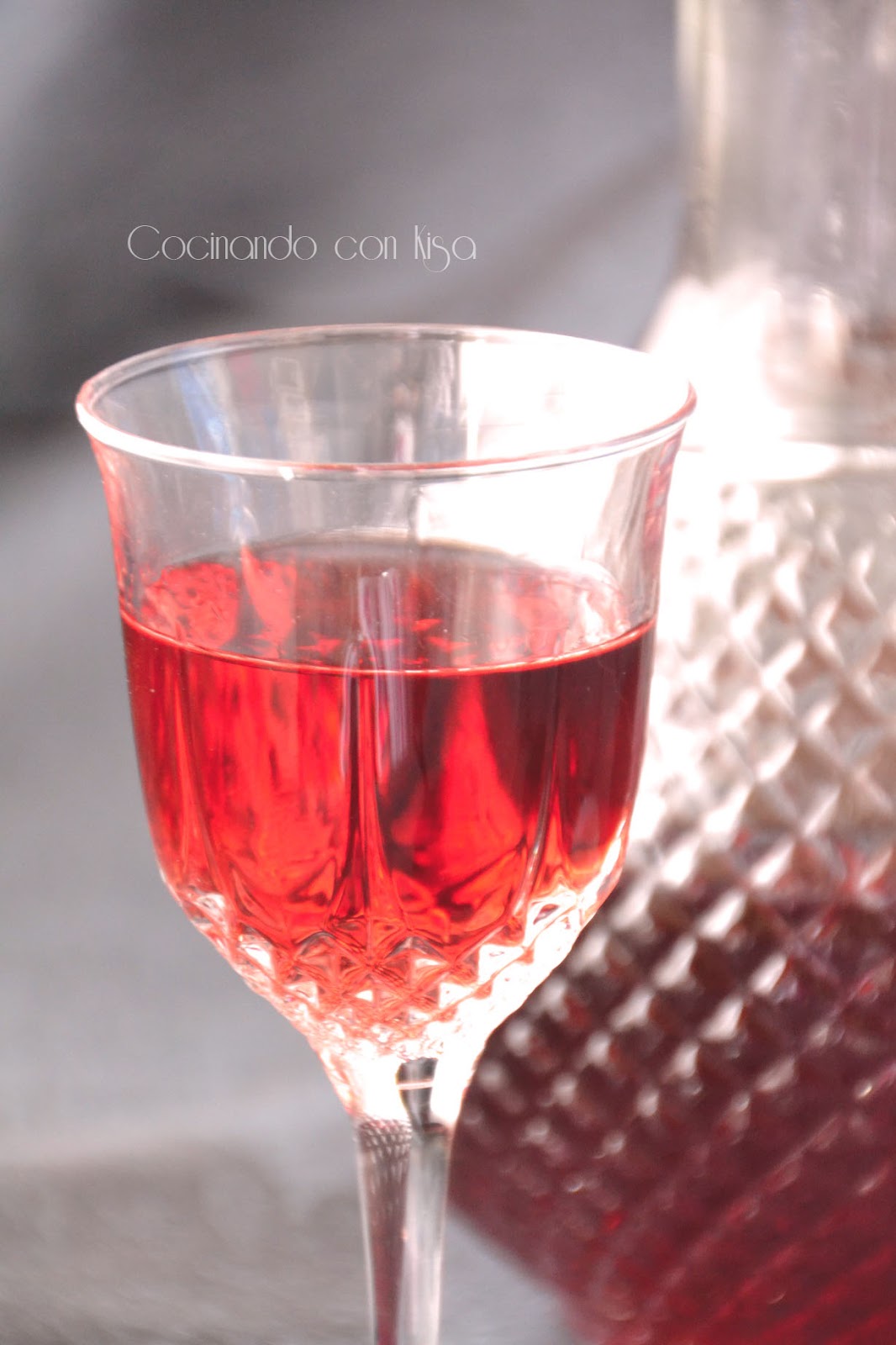 Cocinando con Kisa: Licor de fresas (Forma tradicional)