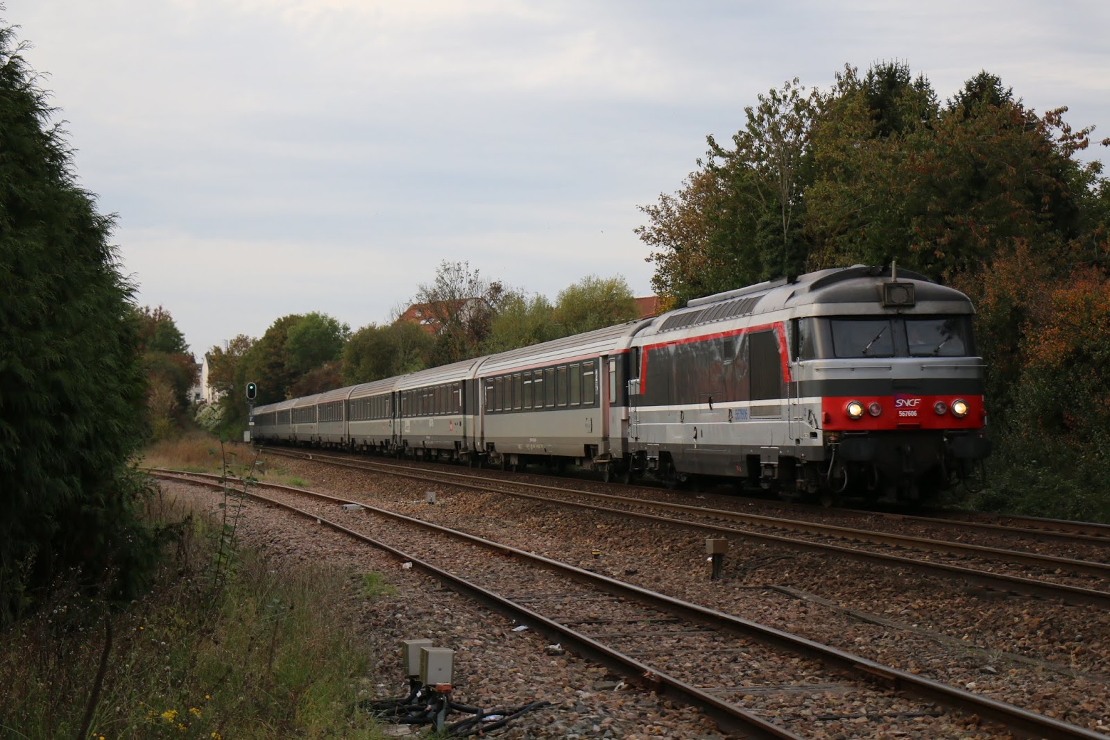 LA PASSION DU TRAIN: à Bellegarde , Lyon et Amiens avec Louis