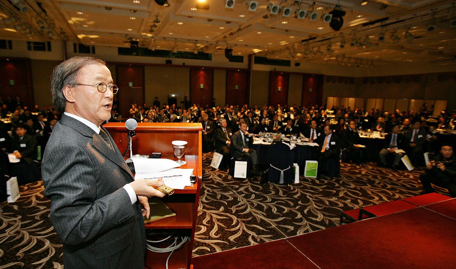 Chucknock: Gene Yoon , Chairman & CEO of Fila Korea Ltd. / GLBH ...