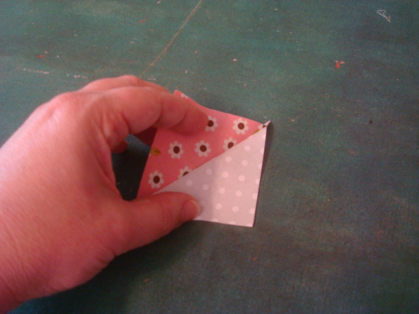 Because I say sew ;) : 3 methods to make Half Square Triangles (HST)