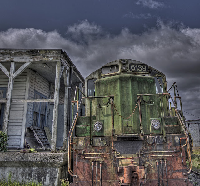Thom Zehrfeld Photography : Old Locomotives and Cabooses On Their Last Rail