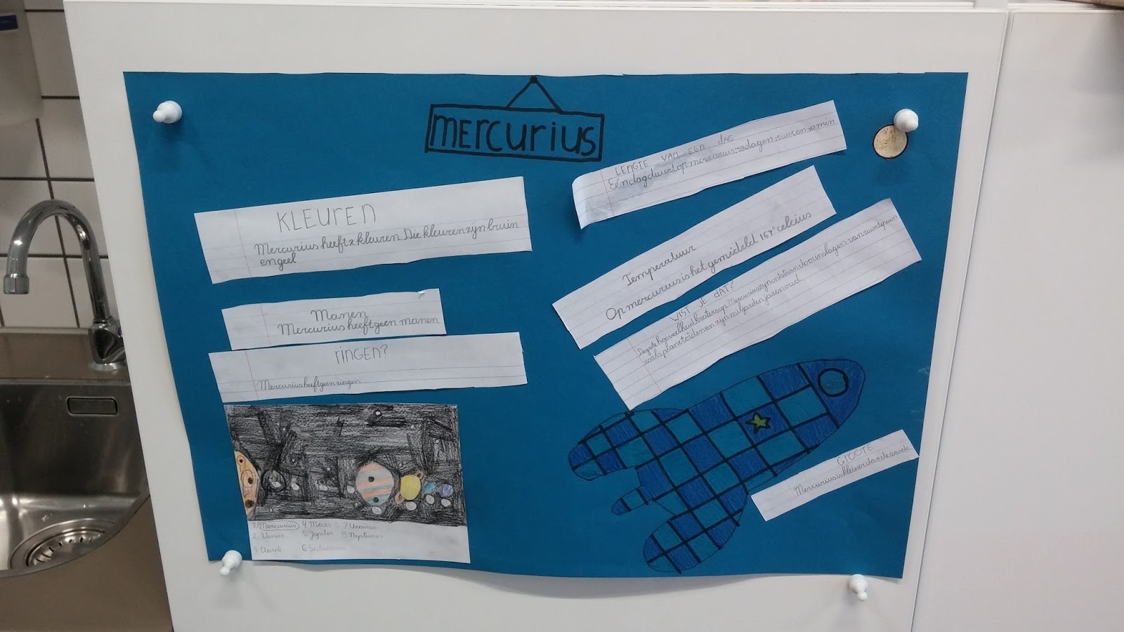 Groep 6a: Posters maken over een planeet voor het project!